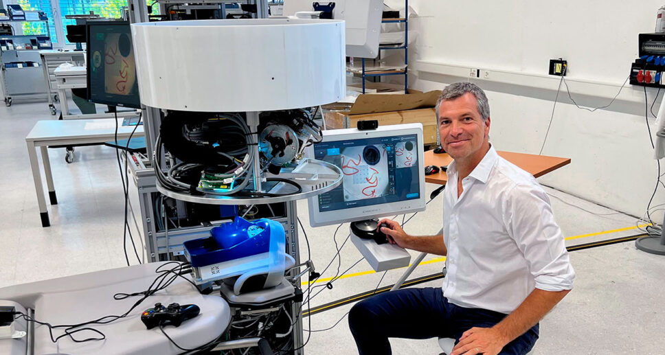 Il Dr. Luca Gualdi a Liecthnestein per testare il Laser Erbio in ...